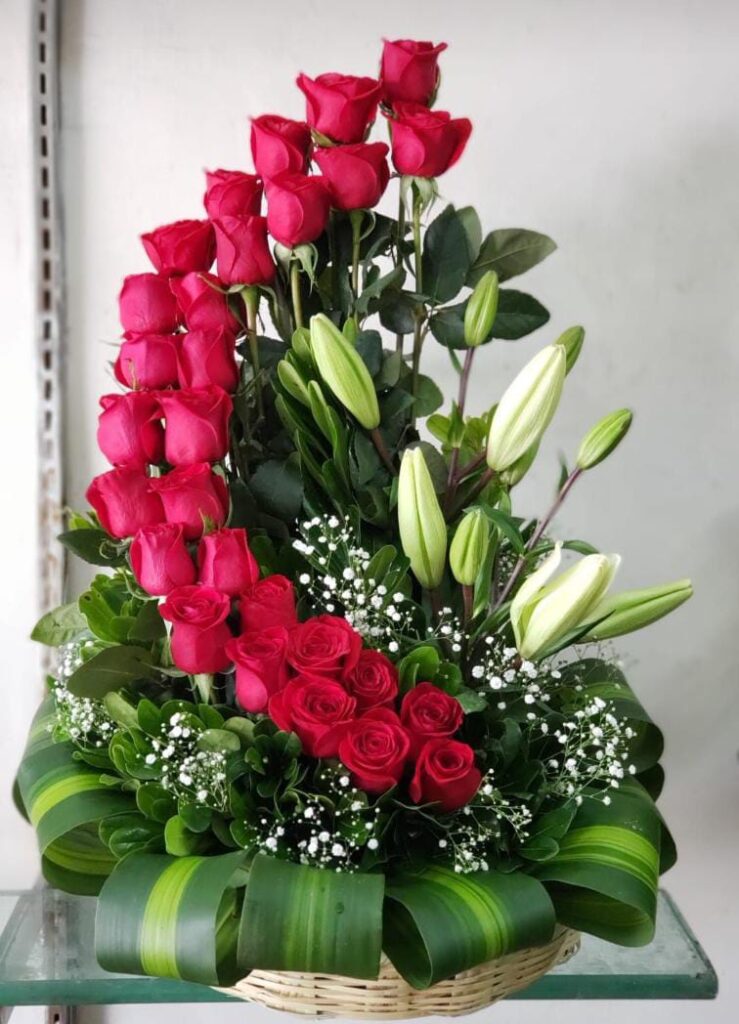 "El Encanto de las Flores en el Arte: Explorando su Magia y Significado ...